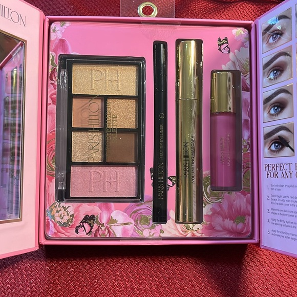 Paris Hilton | Makeup | Paris Hilton Blooming Beauty Makeup Pallet ...